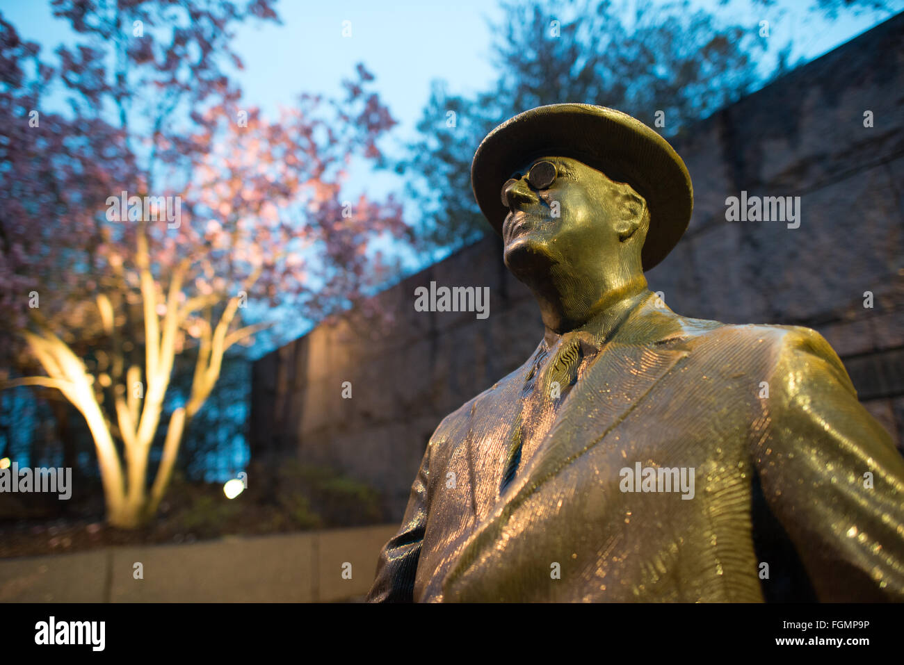 Franklin D Roosevelt Statue FDR Memorial Washington DC // WASHINGTON DC ...