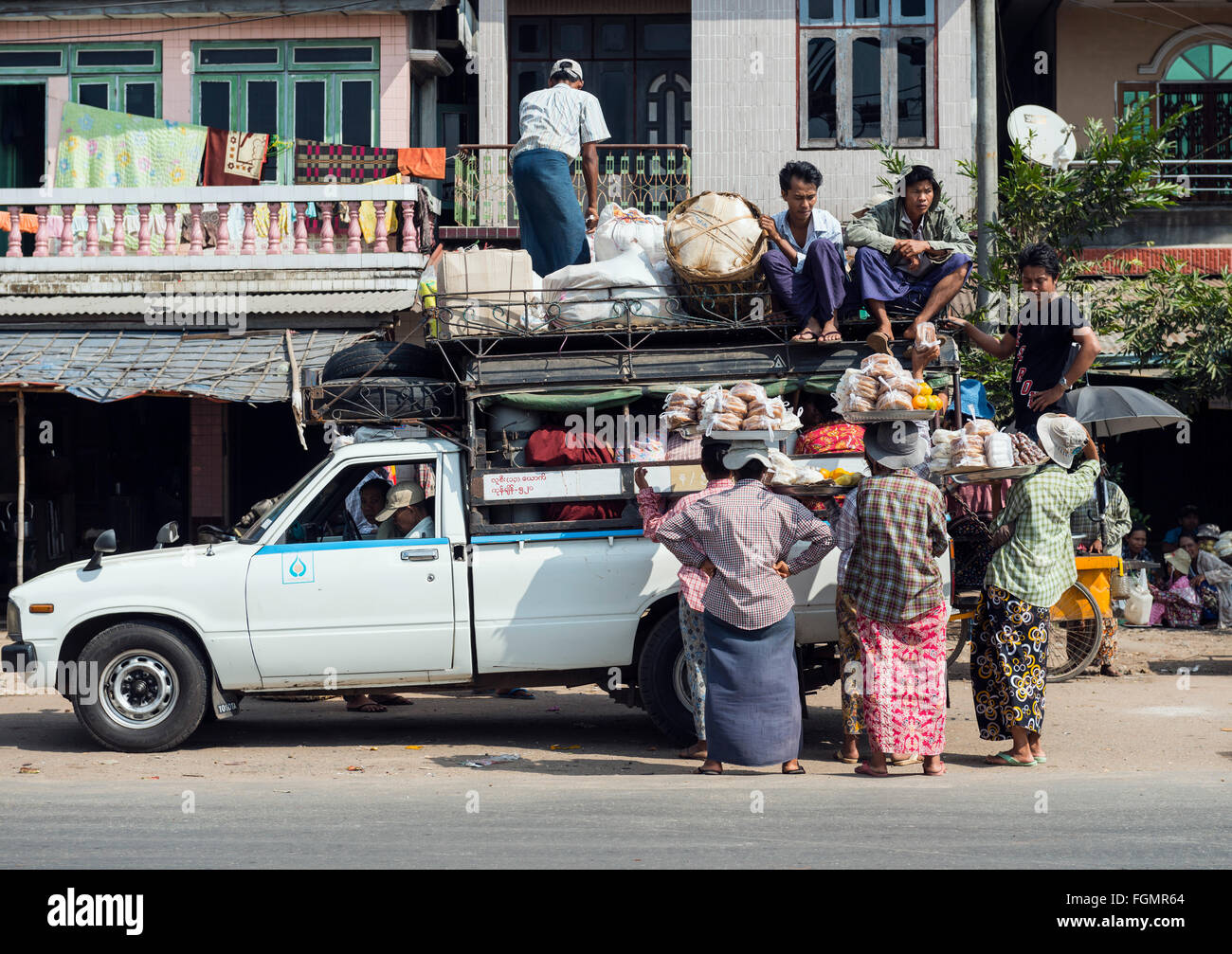 Baggage pickup hi-res stock photography and images - Alamy