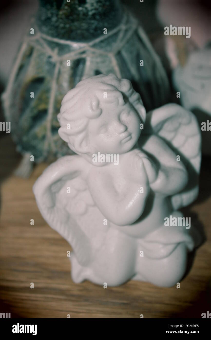 Figure of peace hi-res stock photography and images - Alamy