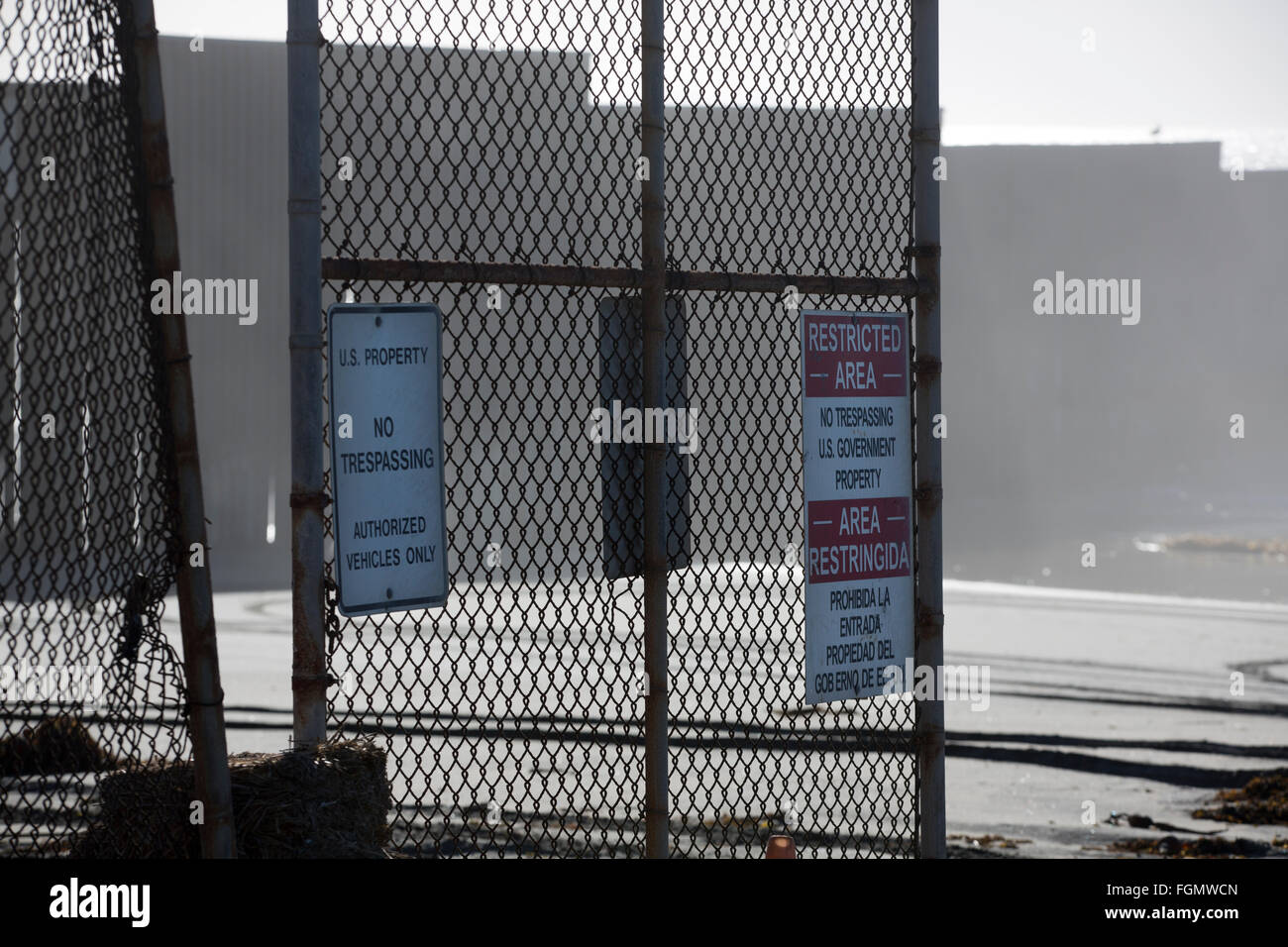 View from the American side of the US / Tijuana, Mexico border fence ...