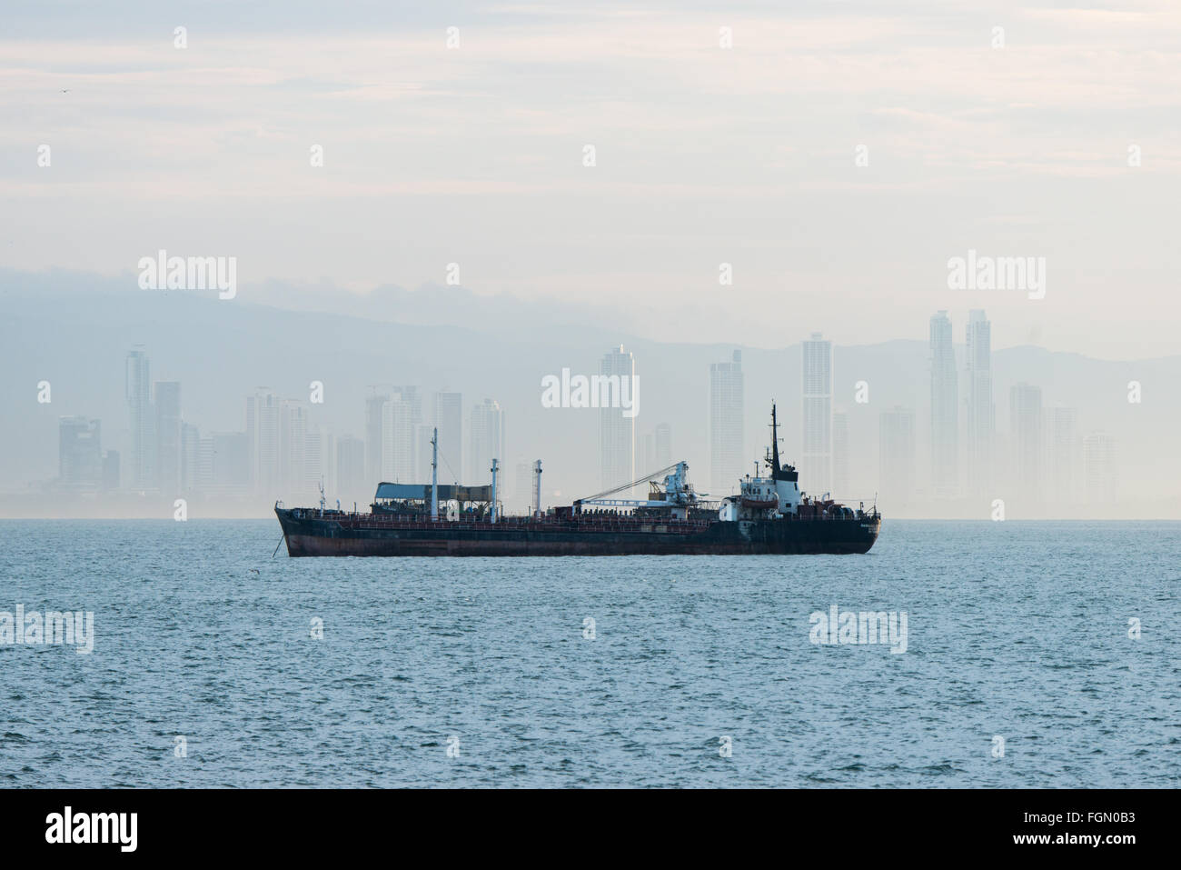 Panama Canal Ships Awaiting Transit Panama City Panama // PANAMA CANAL ...