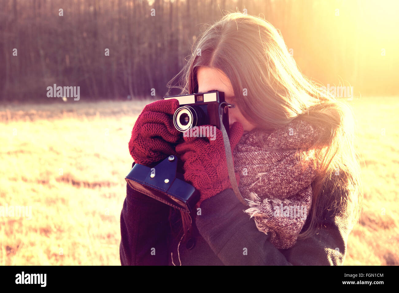Young hipster girl with retro vintage camera. Instagram vintage picture ...