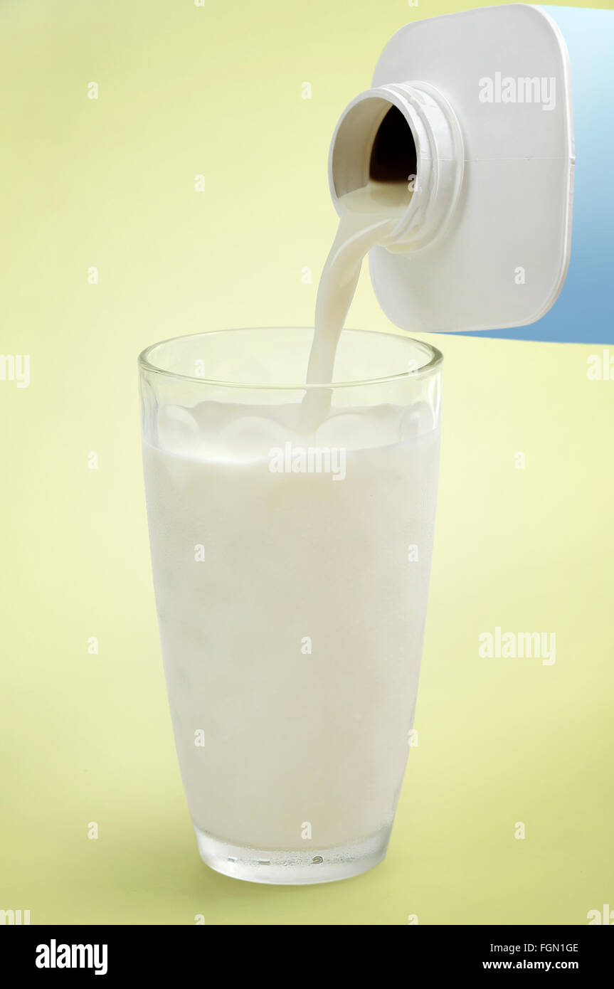 Pouring milk glass carton hi-res stock photography and images - Alamy