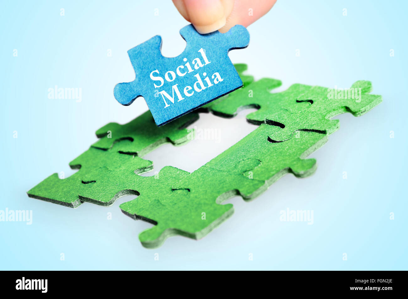 Puzzle with Social Media word piece Stock Photo - Alamy