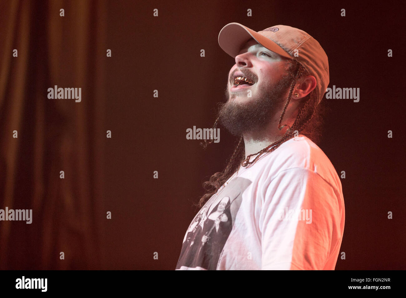 Gold teeth singer hi-res stock photography and images - Alamy