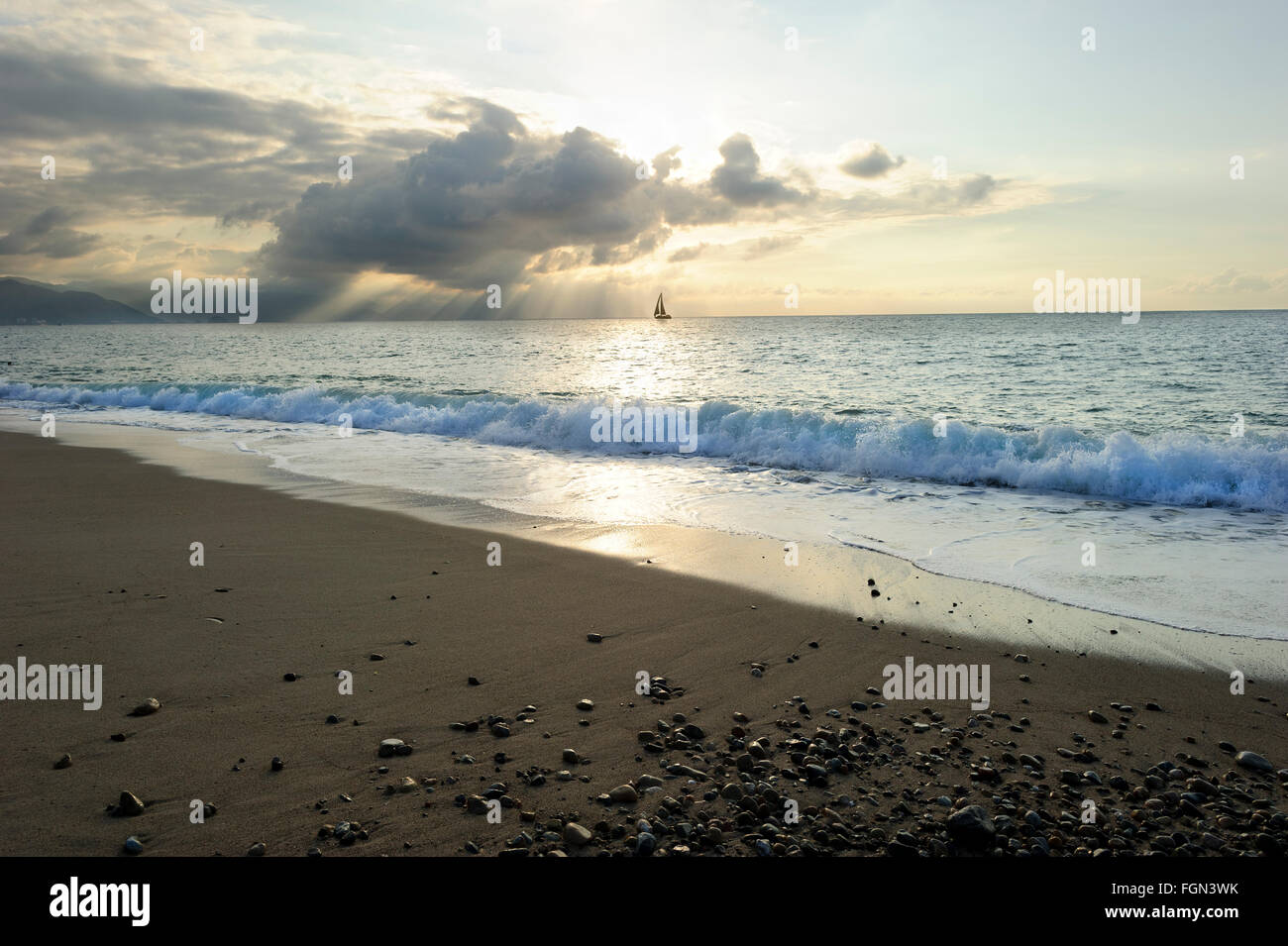 Sun rays silhouette hi-res stock photography and images - Alamy