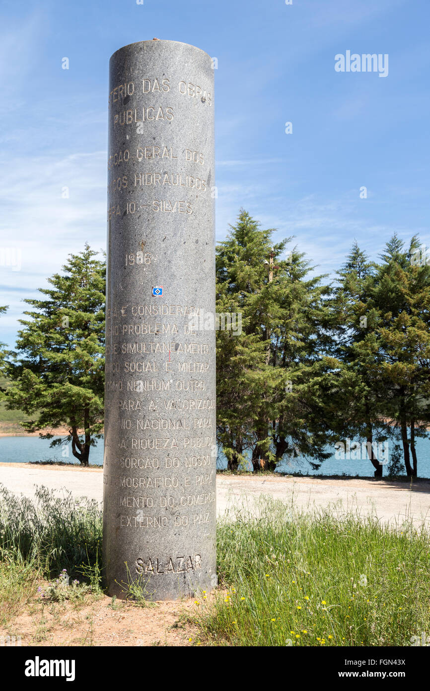 Barragem arade arade dam algarve hi-res stock photography and images ...