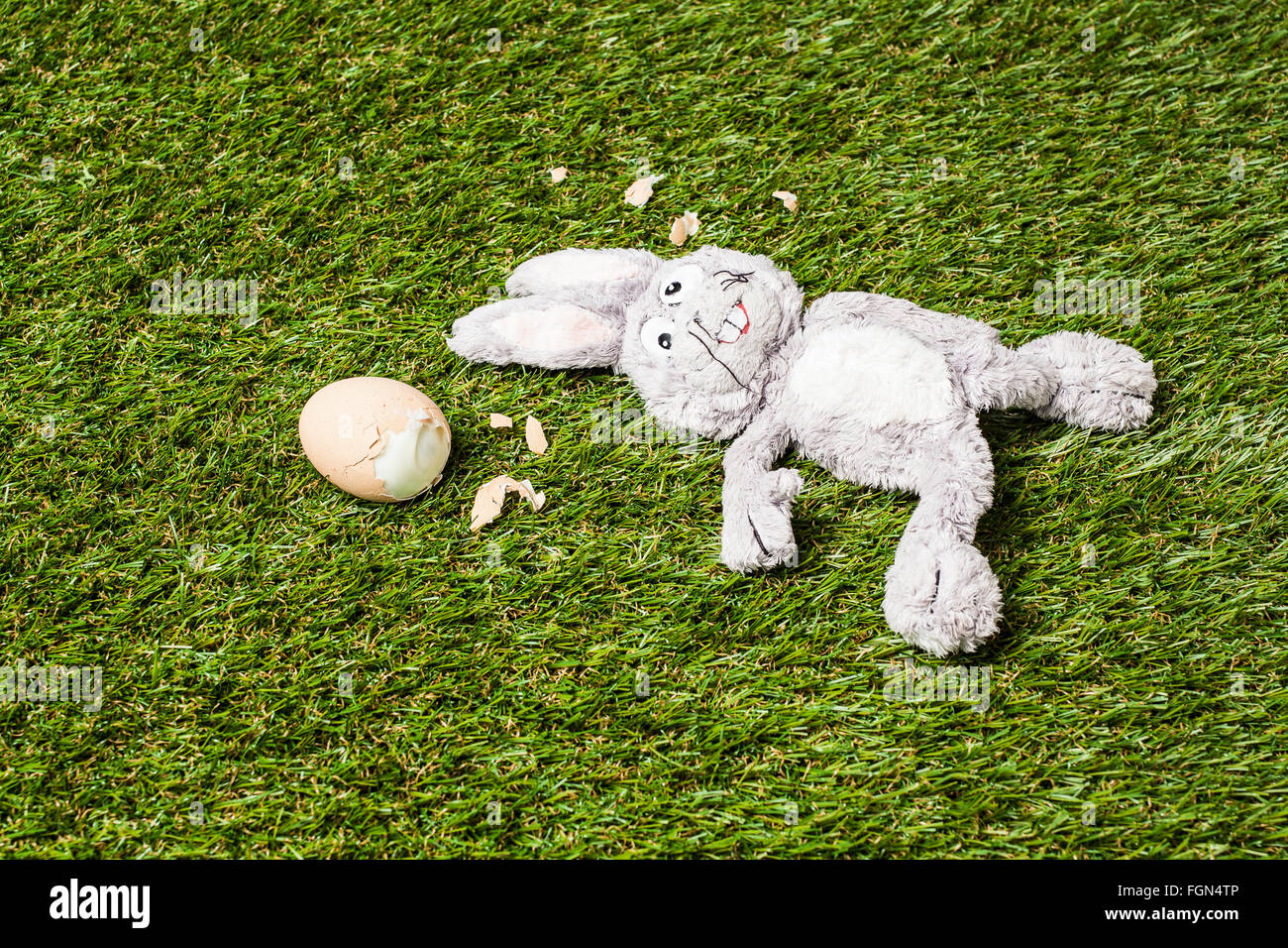 Hit an egg hi-res stock photography and images - Alamy