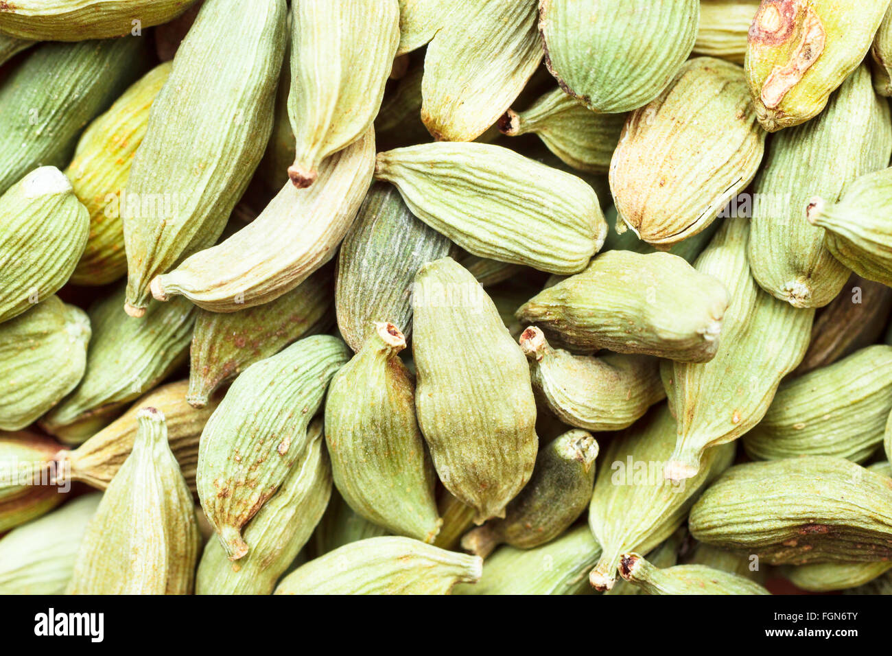 Green cardamom texture hi-res stock photography and images - Alamy