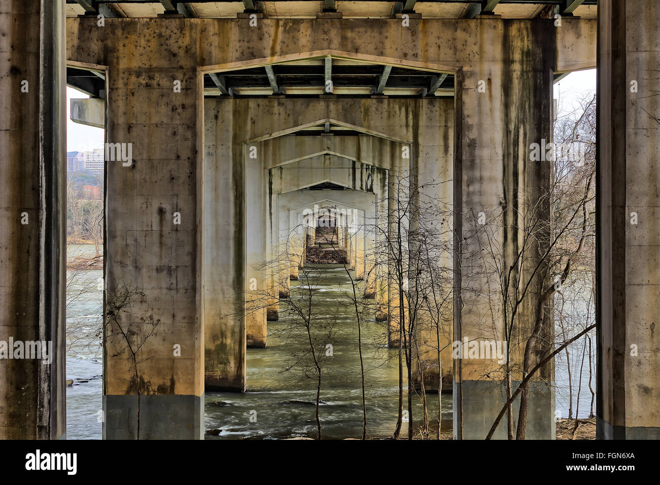 Highway bridge from below hi-res stock photography and images - Alamy