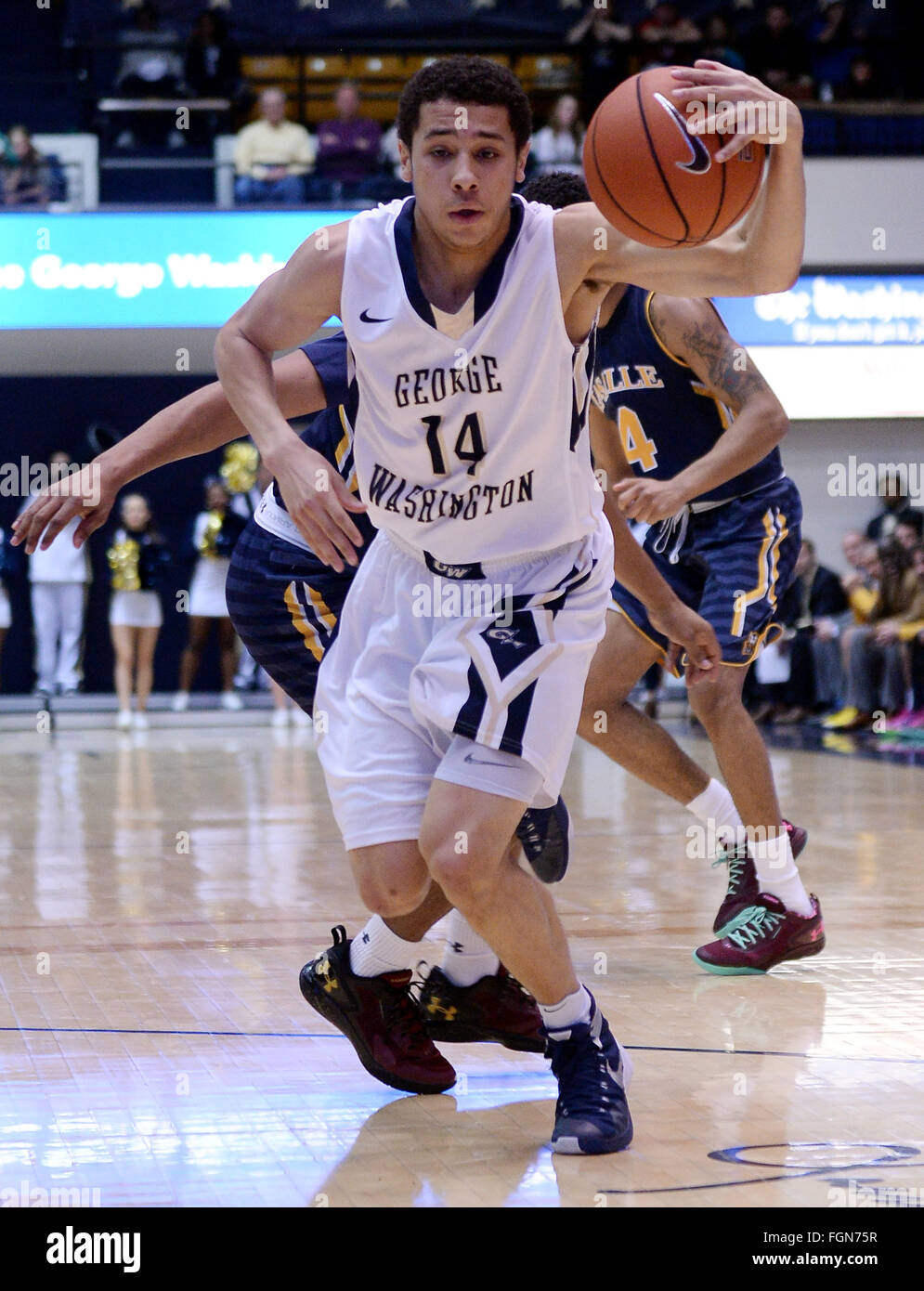 Washington, DC, USA. 21st Feb, 2016. 20160221 - George Washington guard ...