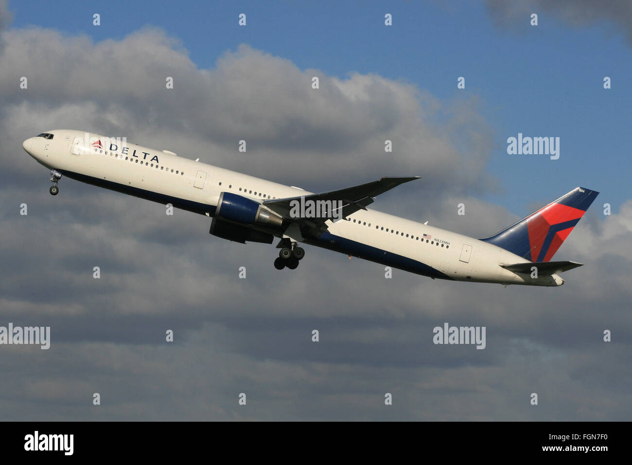 DELTA 767 400 Stock Photo - Alamy
