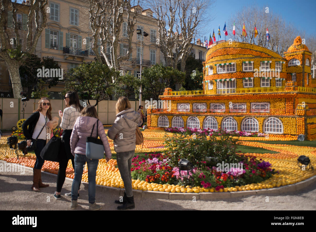 France: Lemons Festival in Menton Stock Photo - Alamy