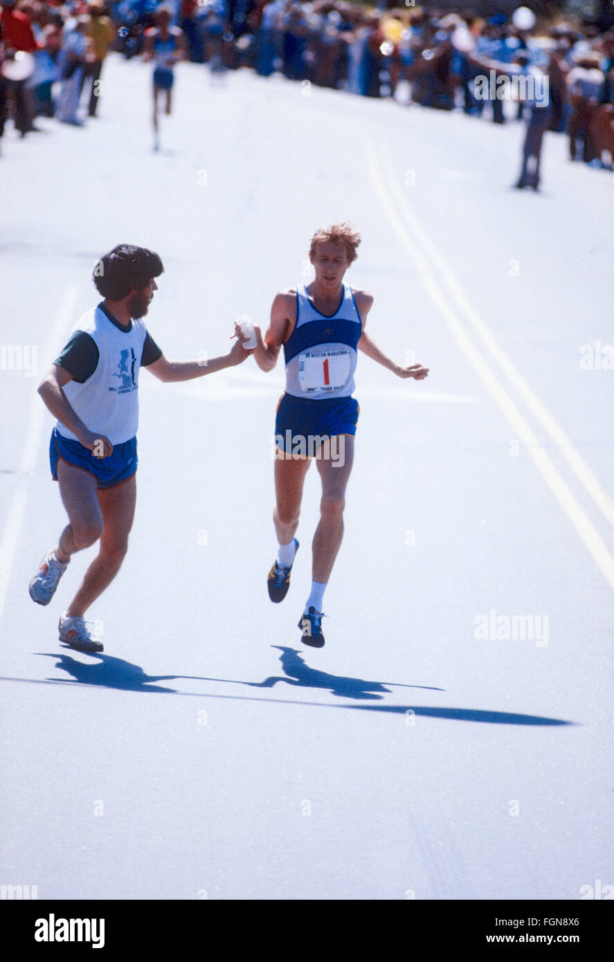 Bill Rodgers competing in the 1980 Boston Marathon Stock Photo - Alamy