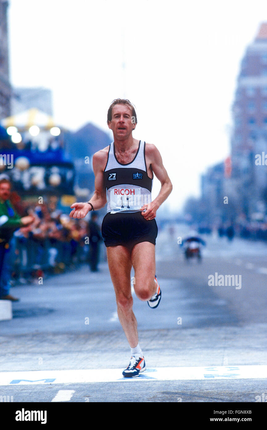 Bill rodgers runner hi-res stock photography and images - Alamy