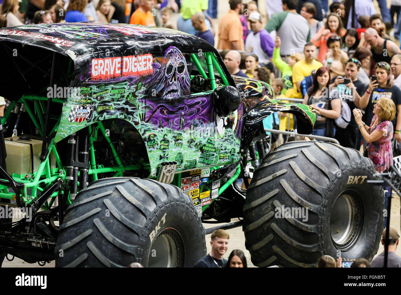 Grave digger monster truck hi-res stock photography and images - Alamy