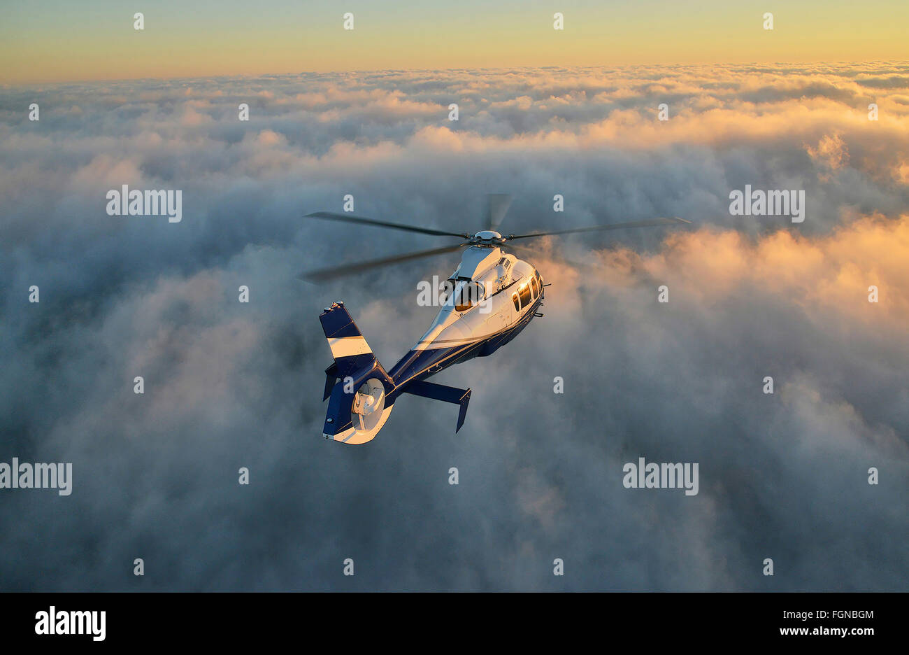 Helicopters hi-res stock photography and images - Alamy