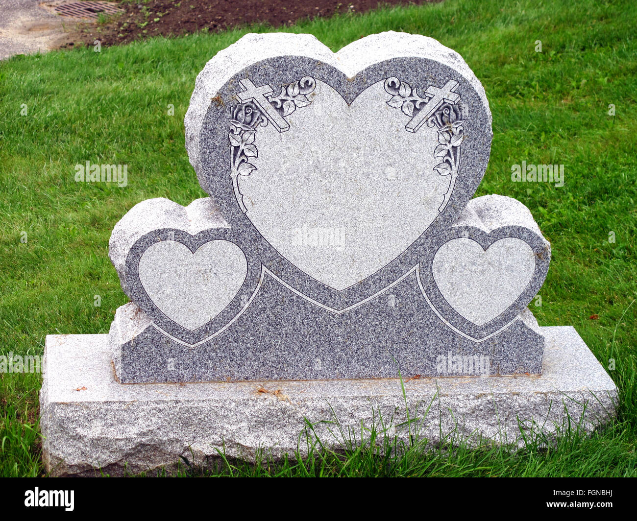 Heart shaped headstone hi-res stock photography and images - Alamy