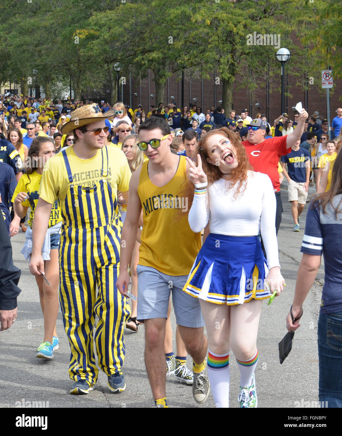 Michigan football stadium crowd fans hi-res stock photography and ...