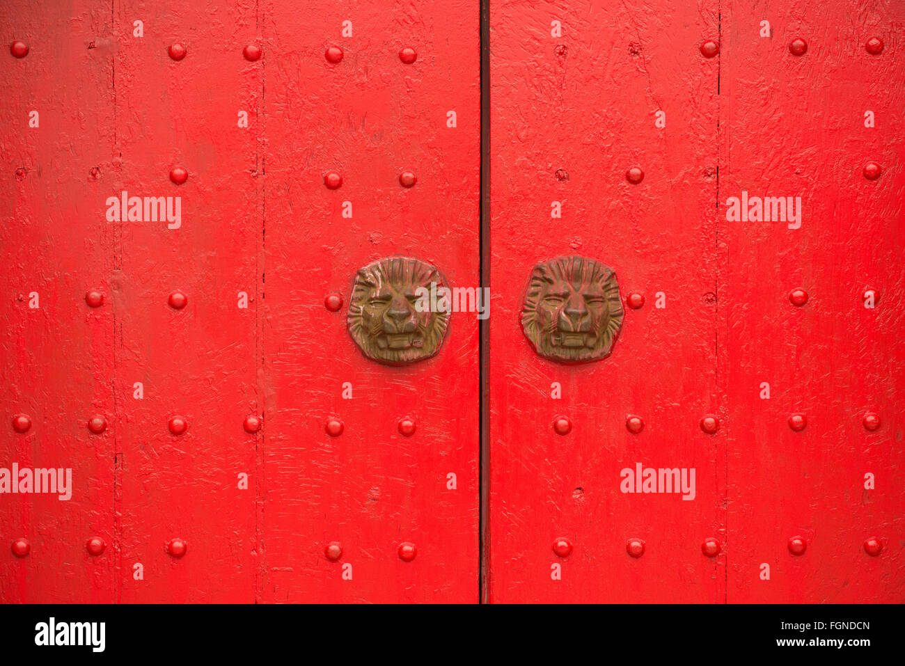 Typical chinese palace gate hi-res stock photography and images - Alamy