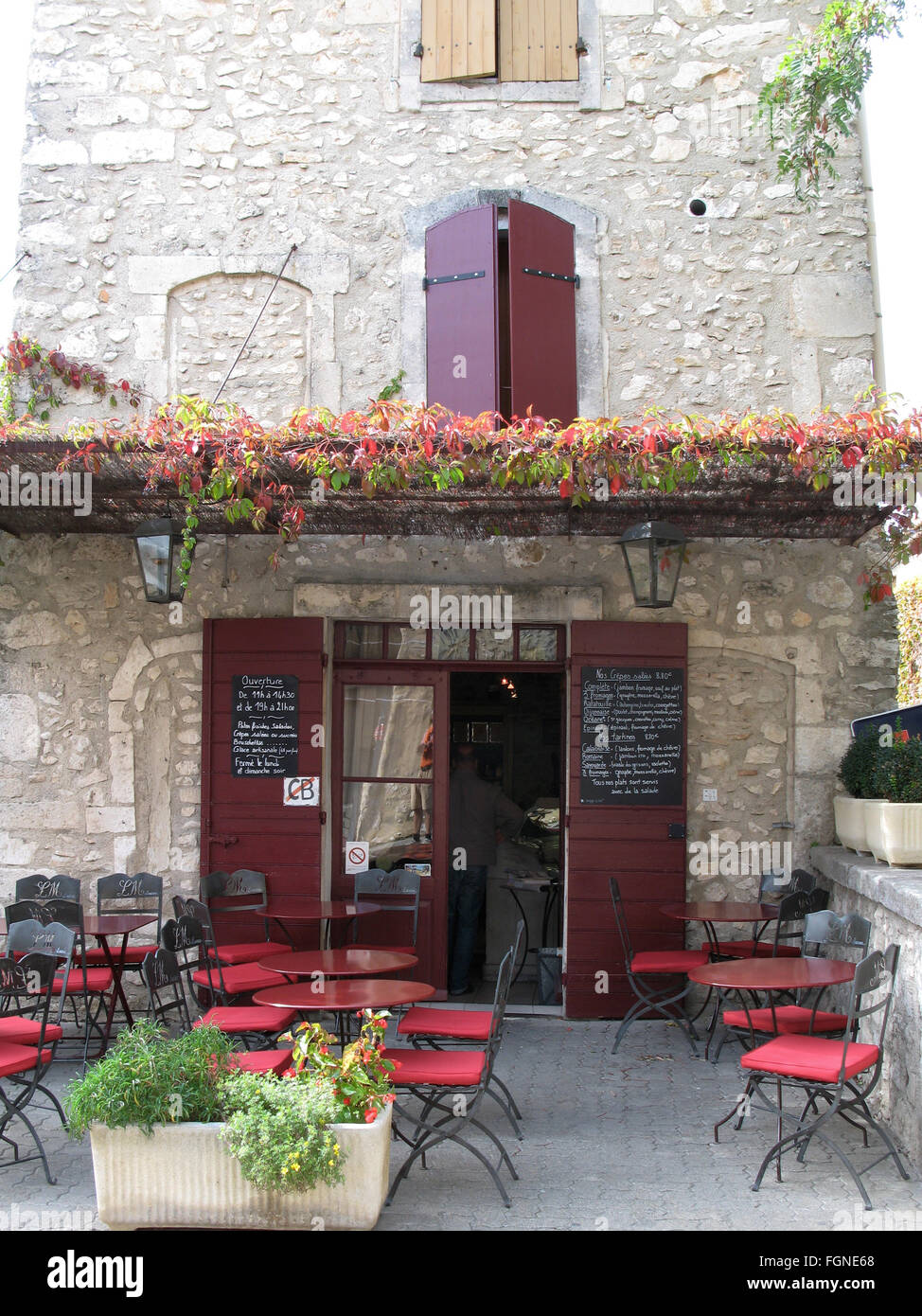 Restaurant provence hi-res stock photography and images - Alamy