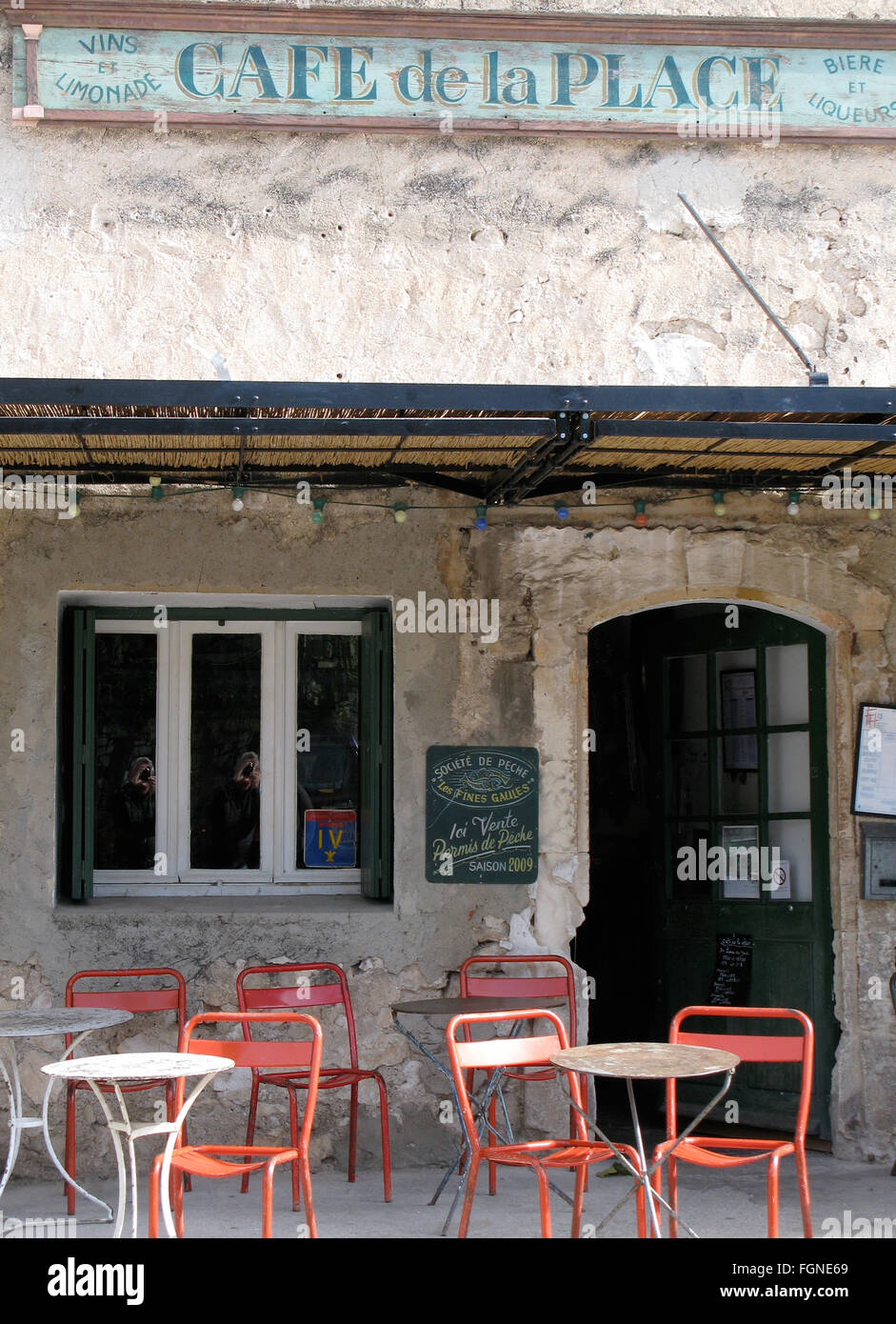 Cafe front in Provence Stock Photo - Alamy