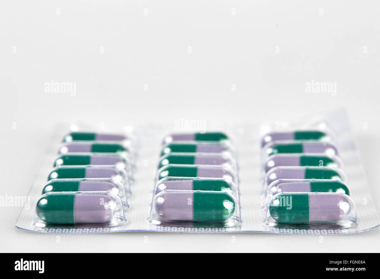Green pills in blister pack hi-res stock photography and images - Alamy