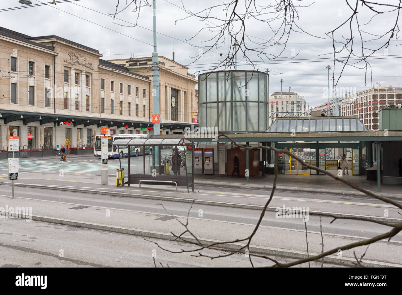 Geneva bus station hi-res stock photography and images - Alamy