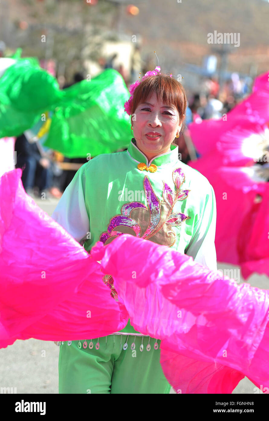 Longde, China's Ningxia Hui Autonomous Region. 22nd Feb, 2016. A woman ...