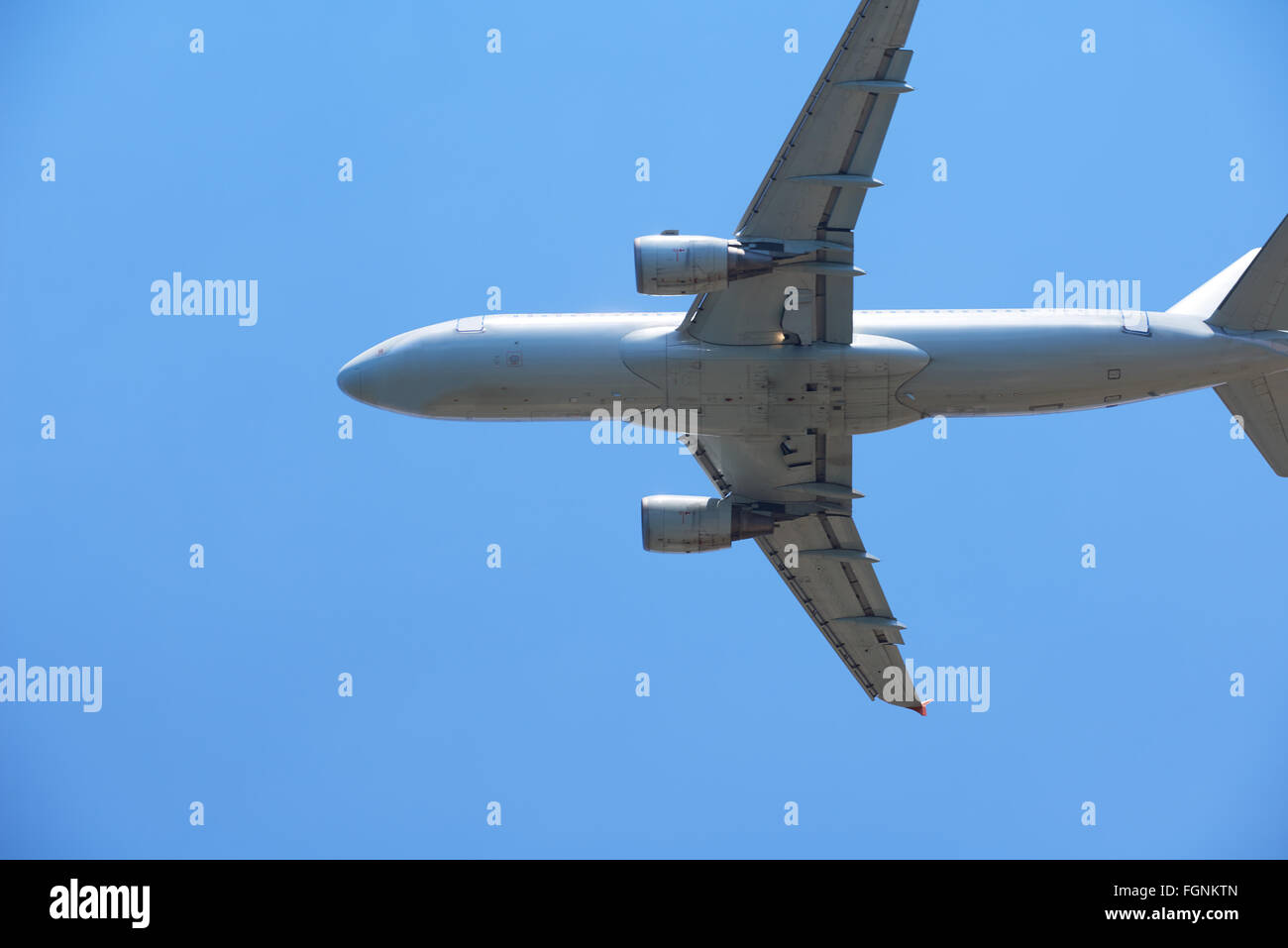 Modern airplane hi-res stock photography and images - Alamy