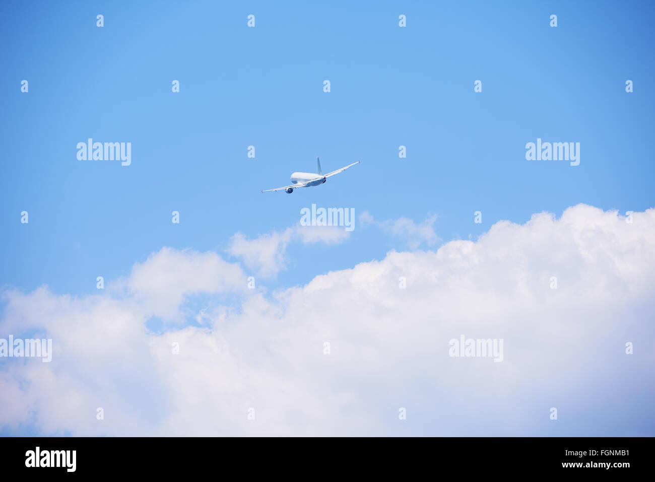 Modern plane hi-res stock photography and images - Alamy