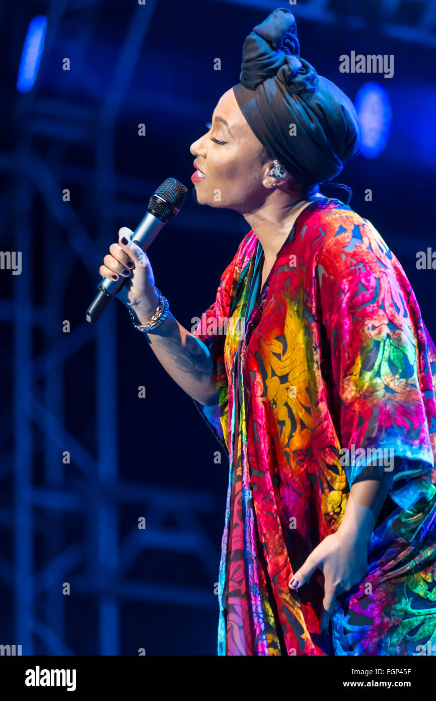 Emeli sande singer soul hi-res stock photography and images - Alamy