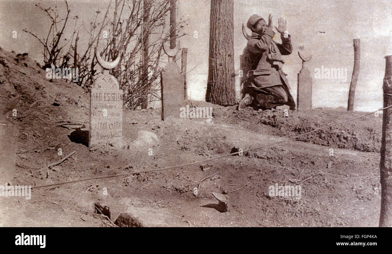 Battle of Verdun 1916 - Muslim soldier praying among the tombs Stock ...