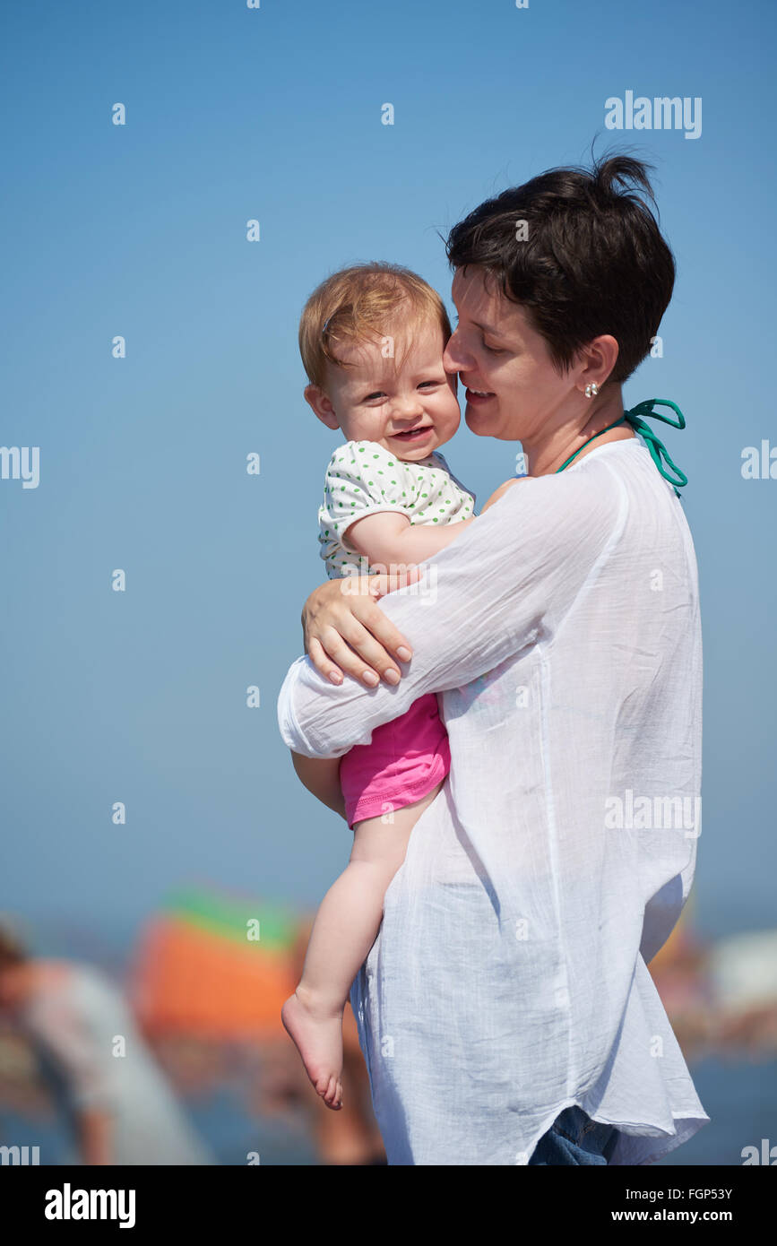 Infant mom motherhood hi-res stock photography and images - Alamy