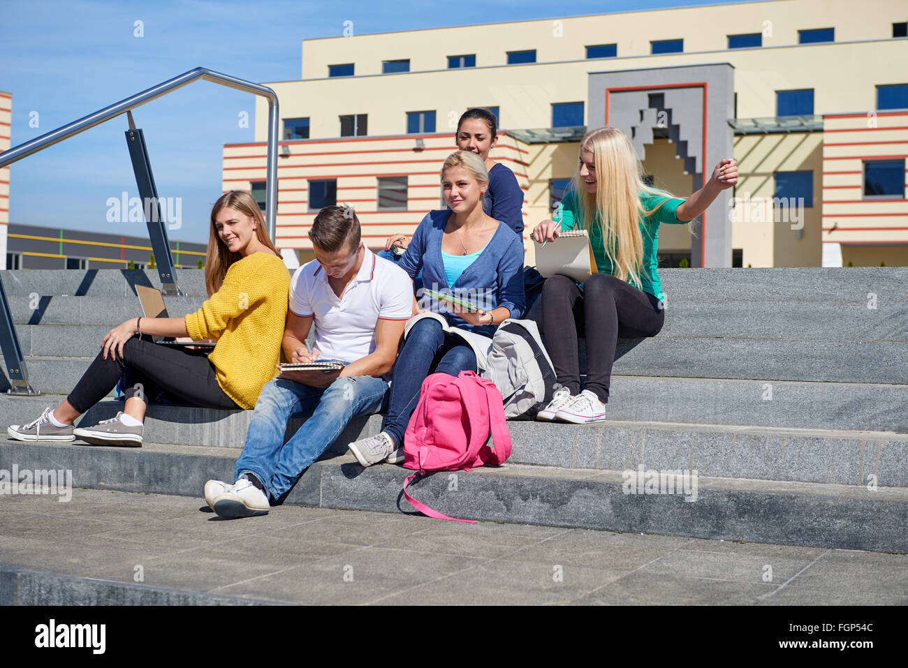 Teenage diversity hi-res stock photography and images - Alamy