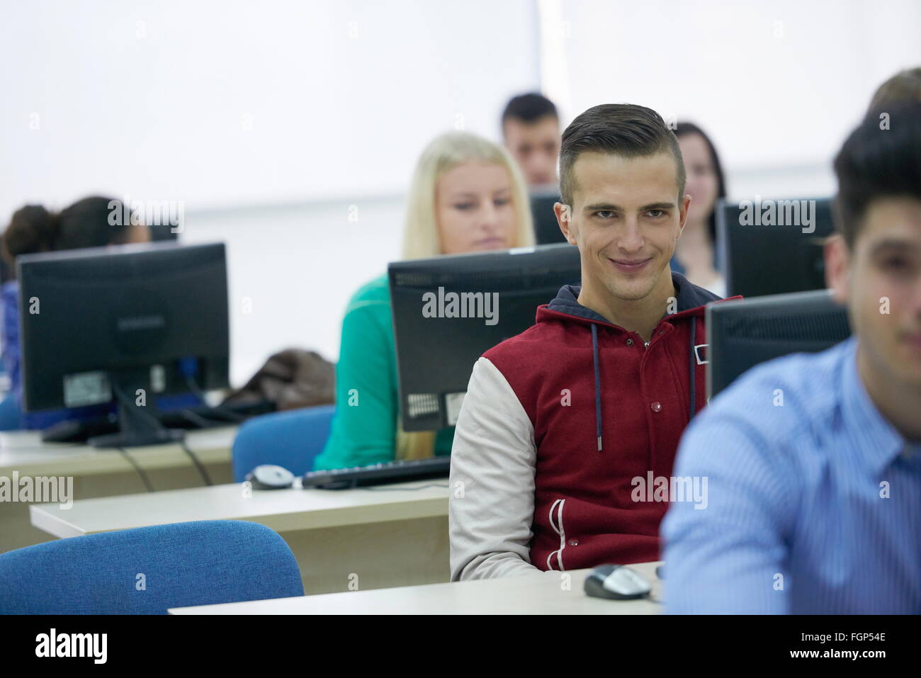 students group in computer lab classroom Stock Photo - Alamy
