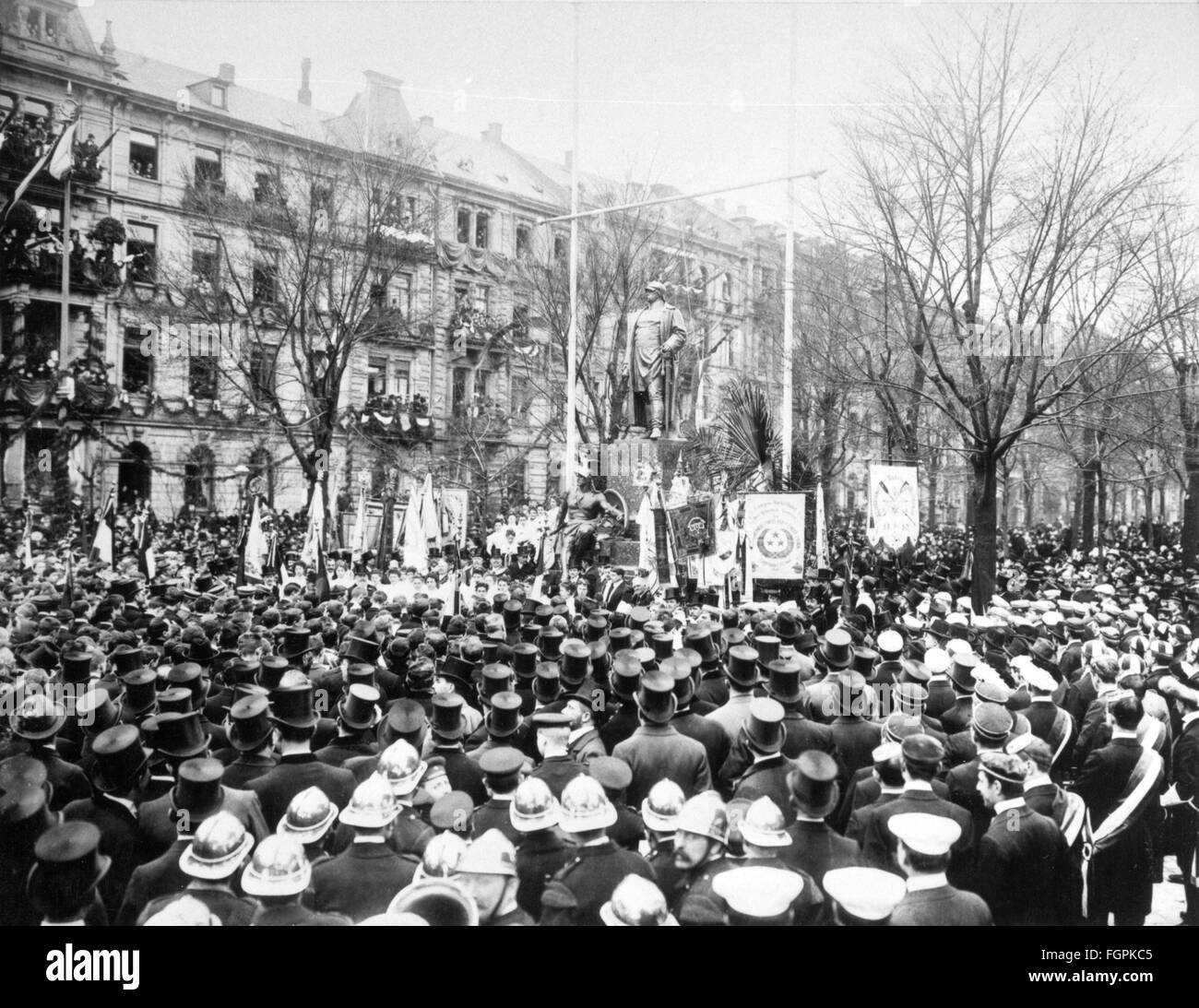 Bismarck monuments hi-res stock photography and images - Alamy