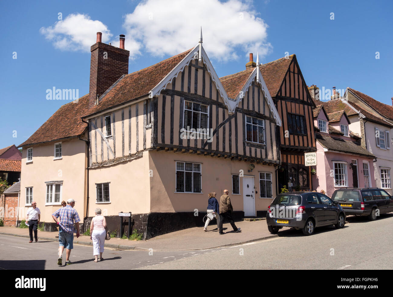 Medieval cottage hi-res stock photography and images - Alamy