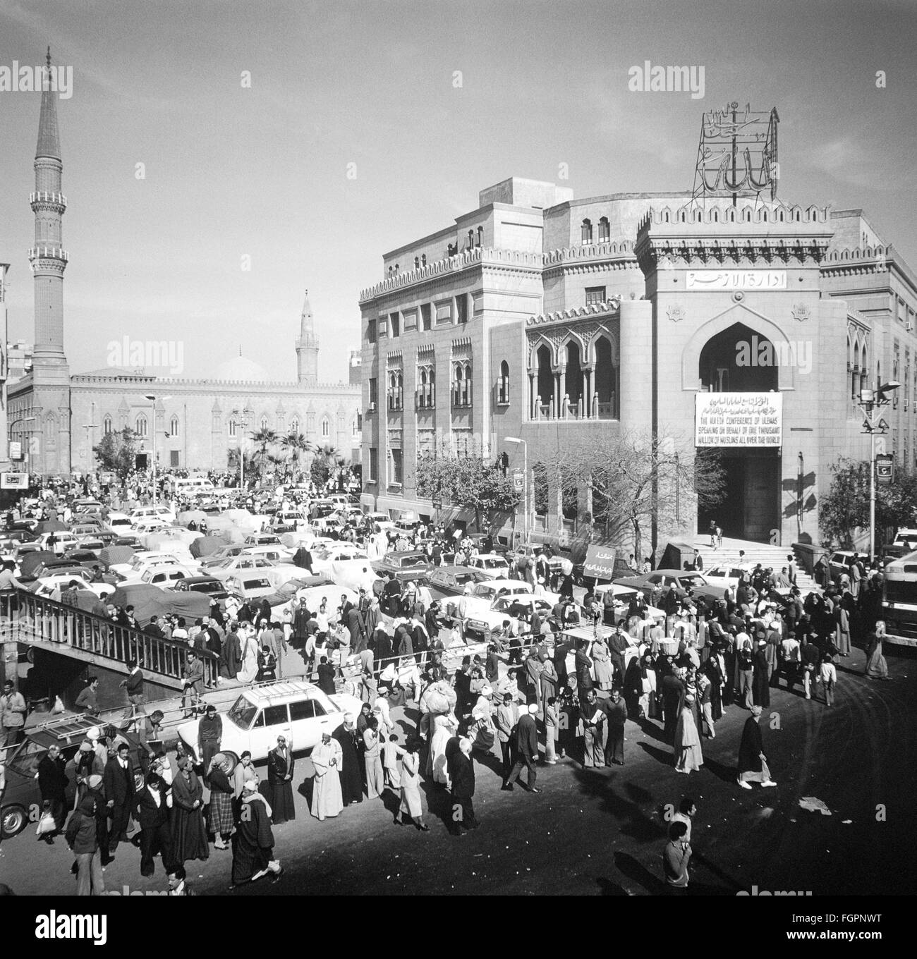 Cairo traffic 1970s hi-res stock photography and images - Alamy