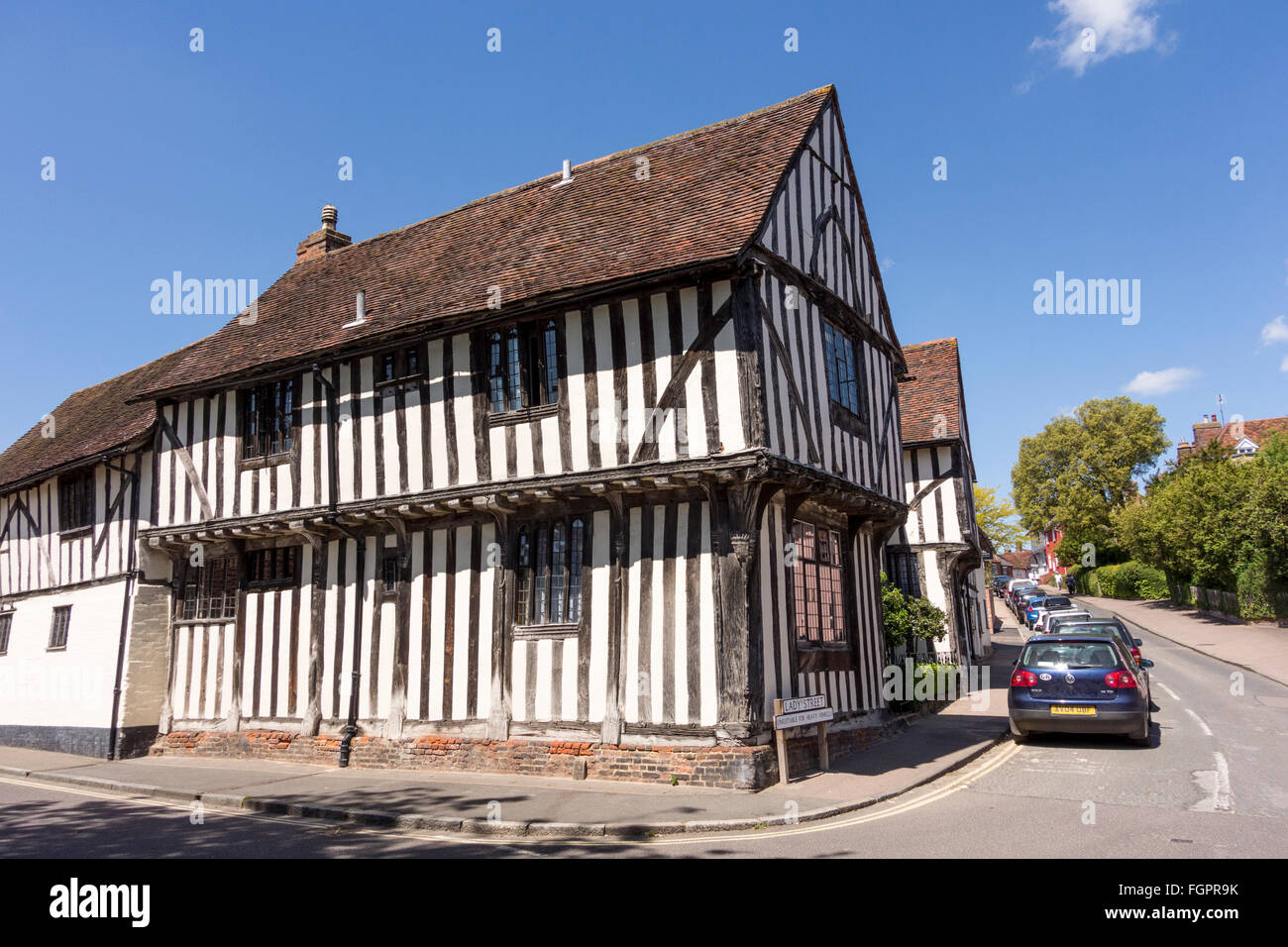 Half timbered medieval cottage hi-res stock photography and images - Alamy