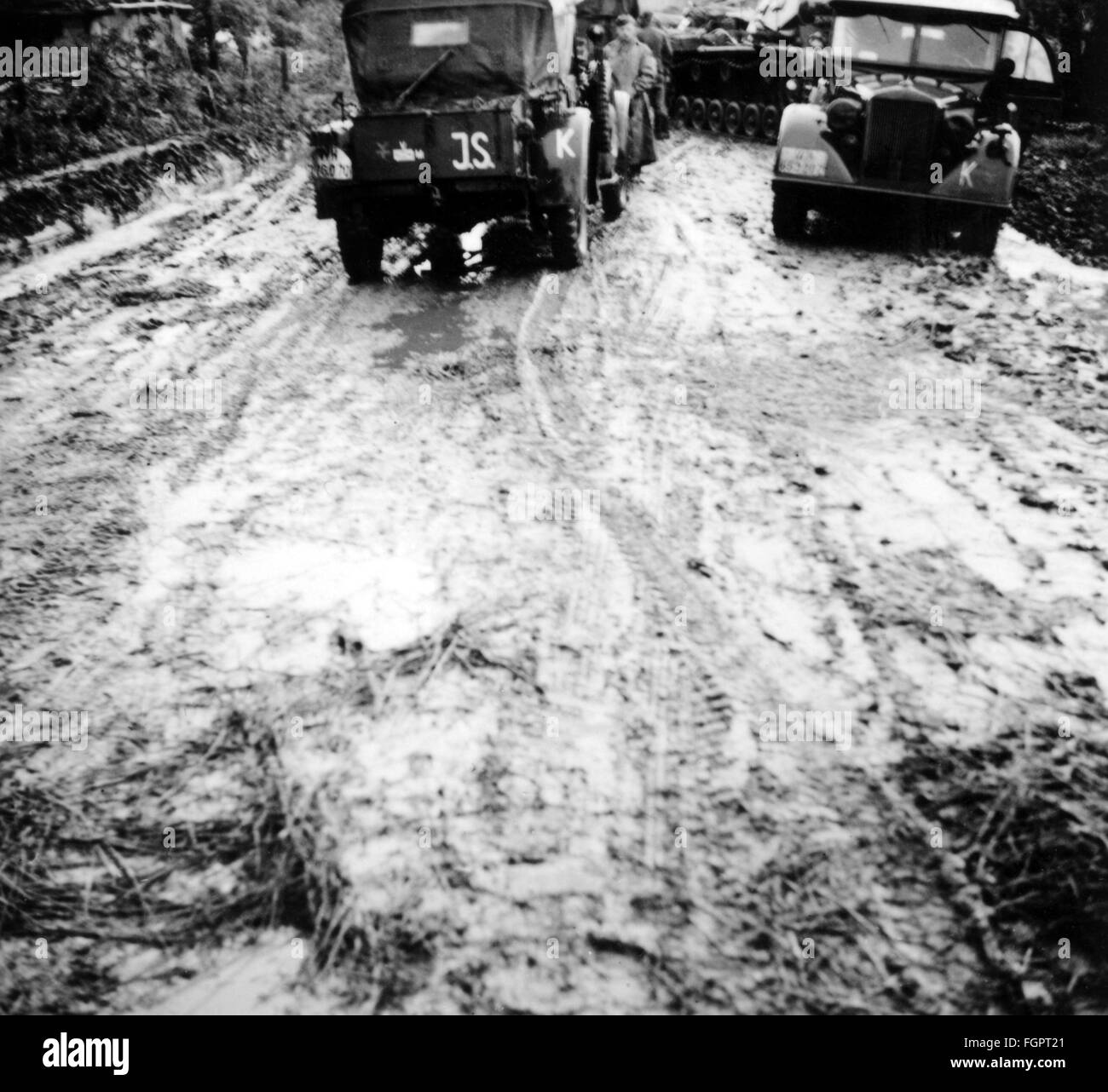 Ukraine war russian tanks Black and White Stock Photos & Images - Alamy