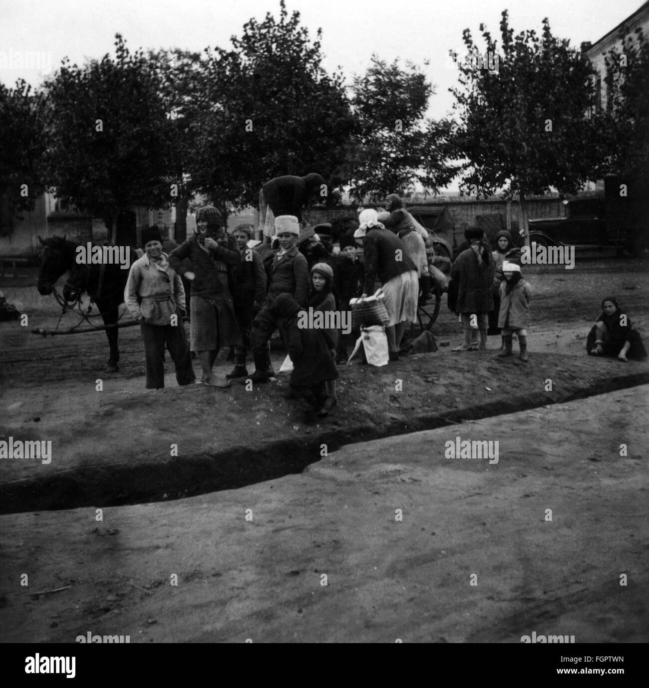 Second World War / WWII, Soviet Union, Ukrainian civilians ...