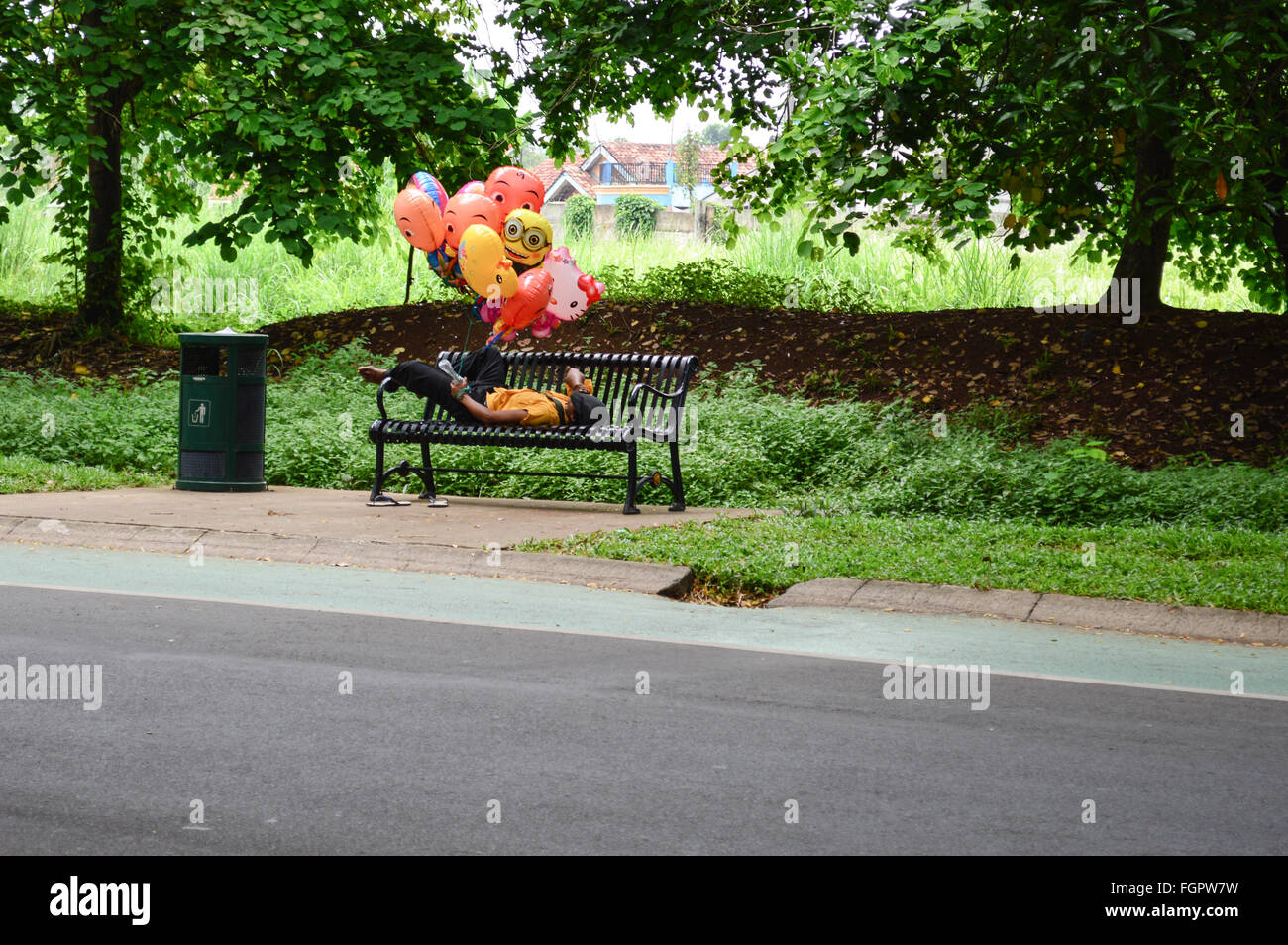 Balloon vendor hi-res stock photography and images - Alamy