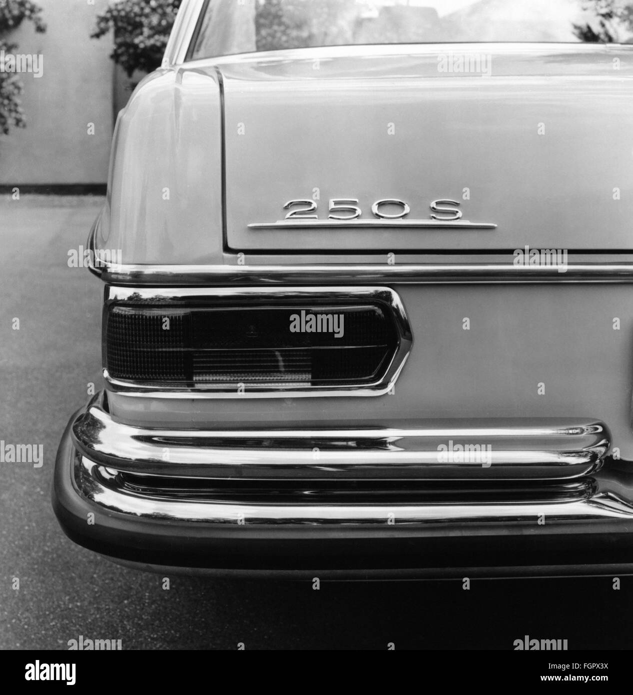 Bumper cars 1960s hi-res stock photography and images - Alamy