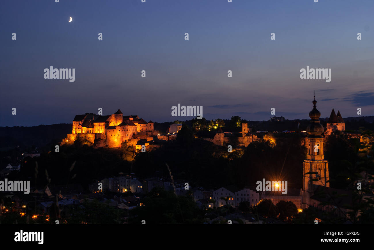 Burghausen castle bavaria night hi-res stock photography and images - Alamy