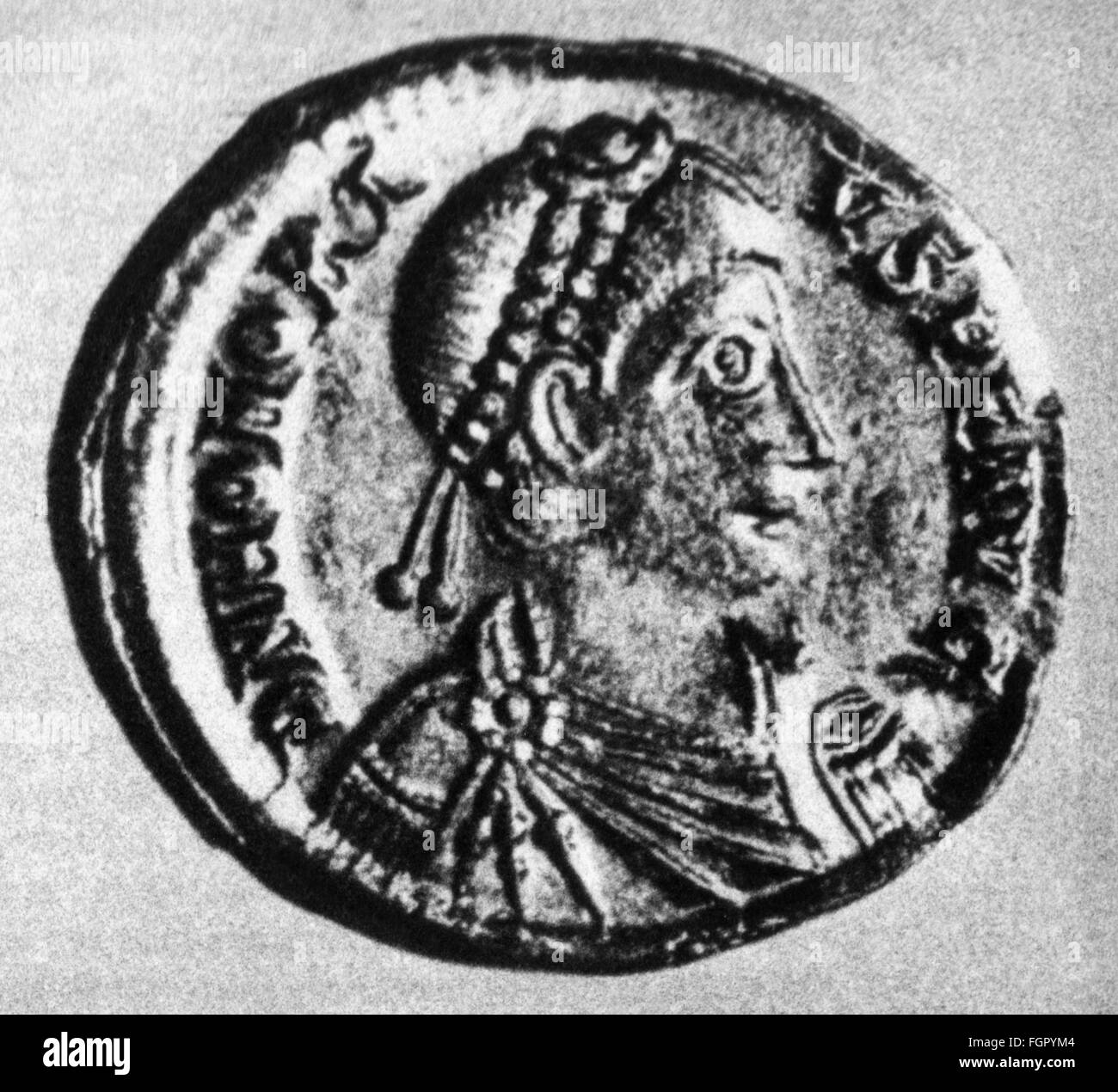 Roman emperor honorius coin Black and White Stock Photos & Images - Alamy