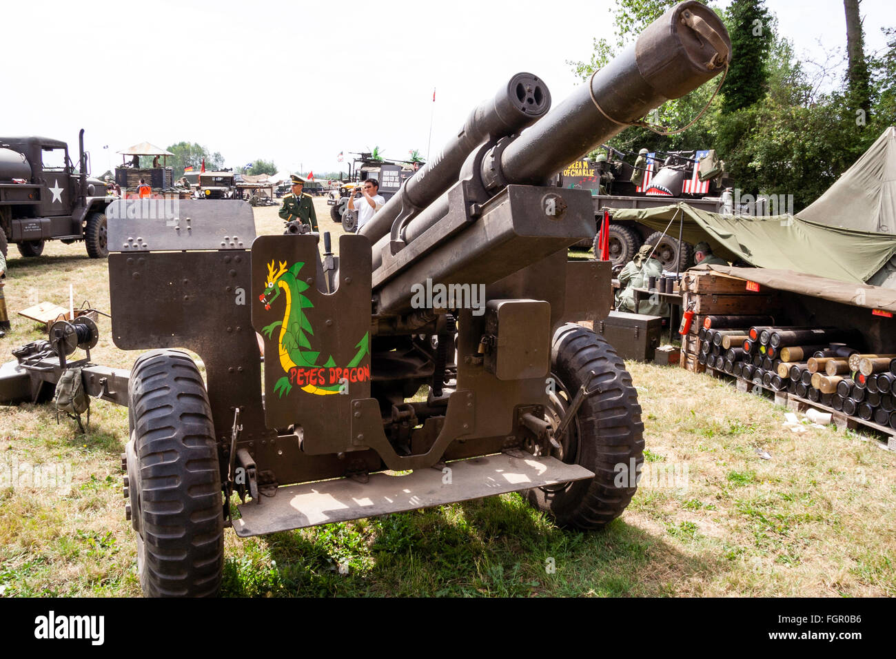 Howitzer gun hi-res stock photography and images - Alamy