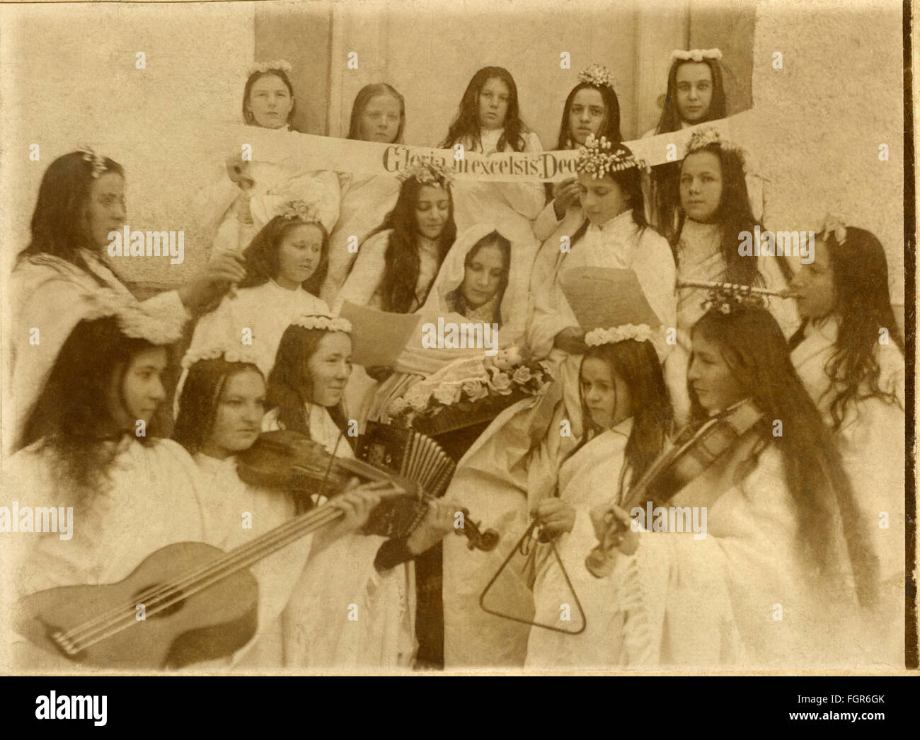 Choir of angels hi-res stock photography and images - Alamy