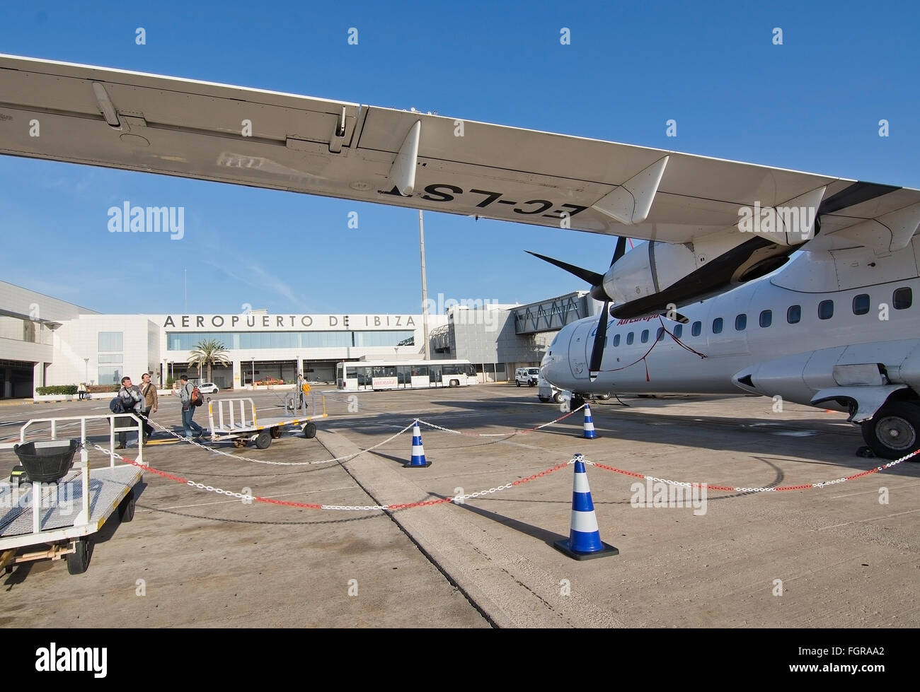 High plane boarding hi-res stock photography and images - Alamy
