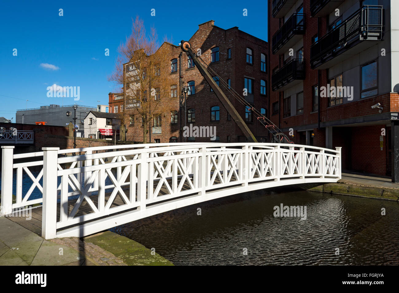 Crane wharf hi-res stock photography and images - Alamy